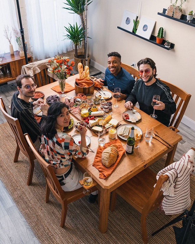 Cette table à manger modulable à l'envie va faire rêver tous les amateurs de jeux de société